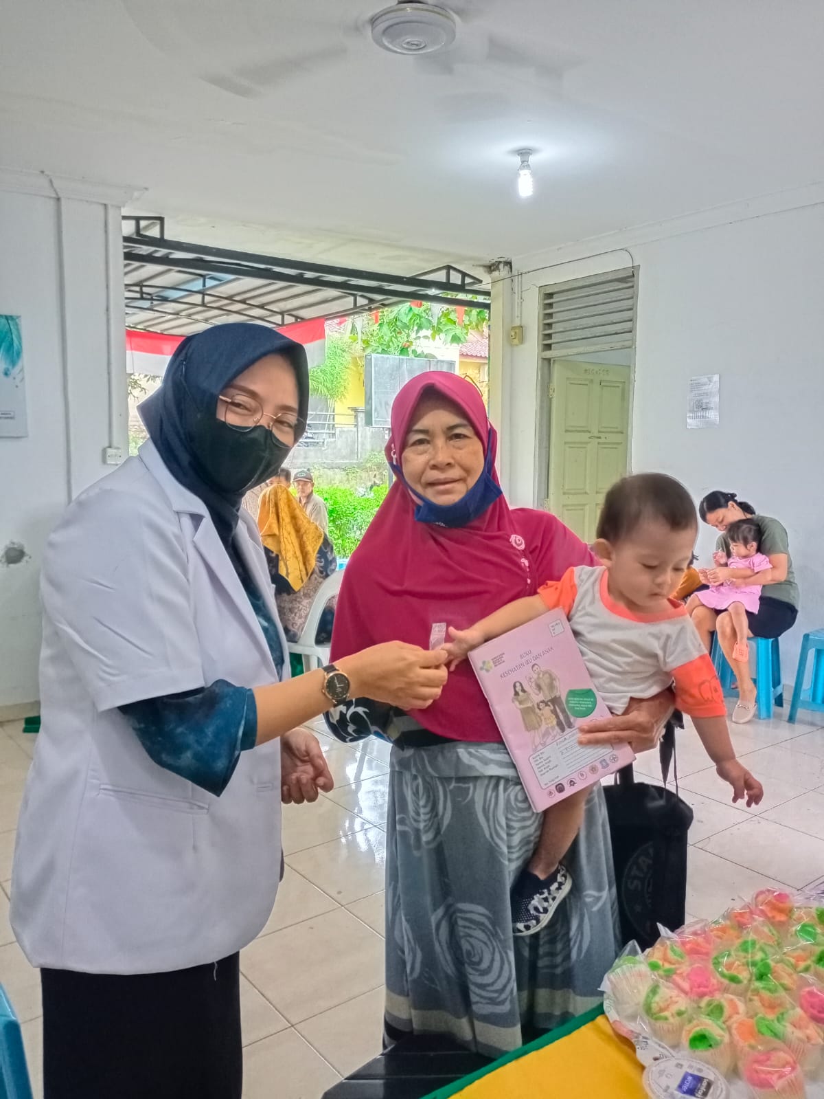 Kegiatan Posyandu Rutin dan Pemberian Obat Cacing di Posyandu Ceria ...